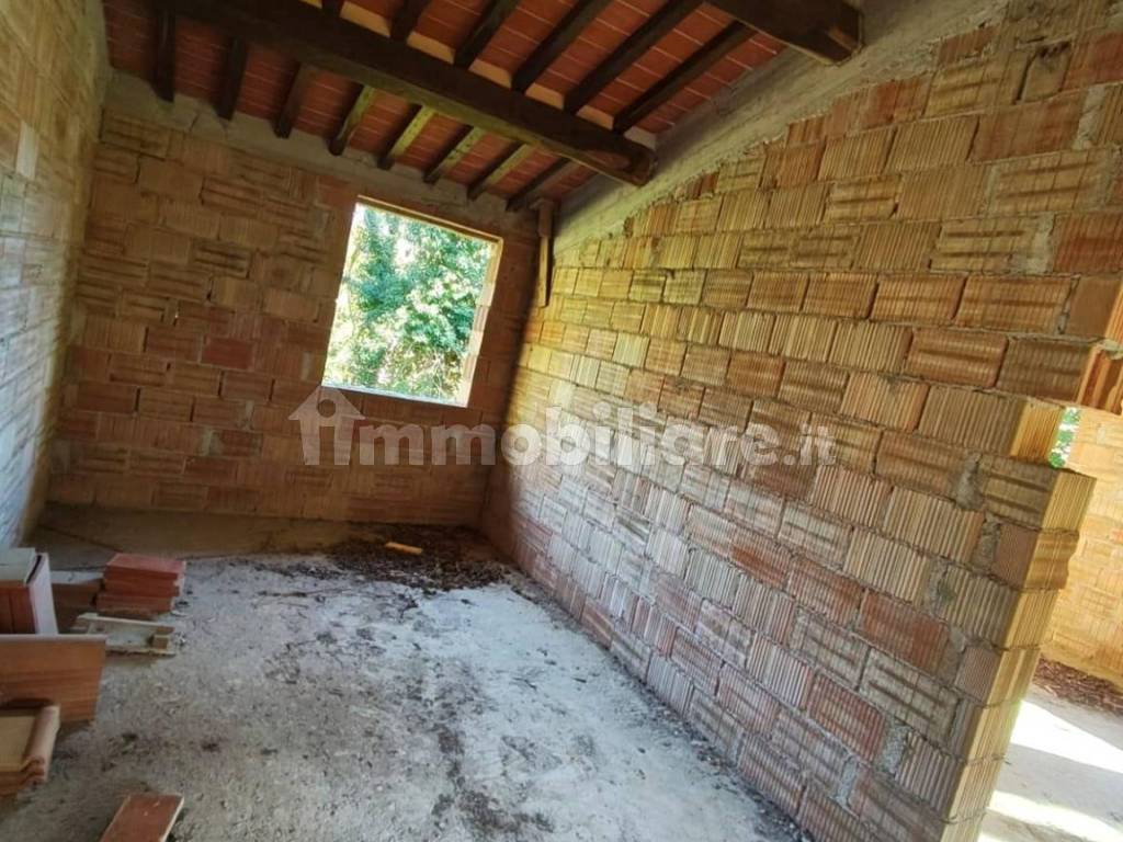 Vendita Rustico in Colle di Compito, Capannori. Da ristrutturare, posto ...