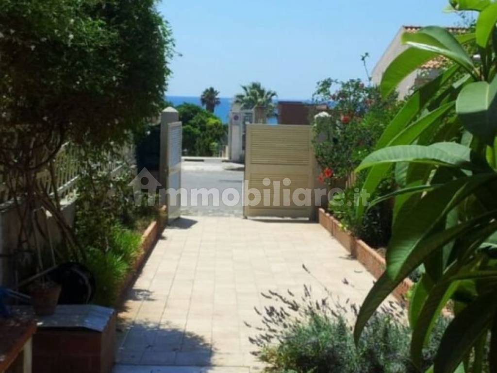 Vendita Villa a schiera in via Dottor Giorgio Sortino 40A Ragusa. Buono ...