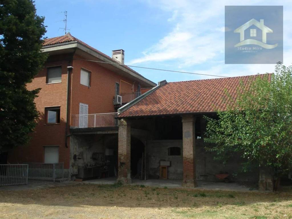 Sale Multi-family villa Fontevivo. Good condition, independent heating ...