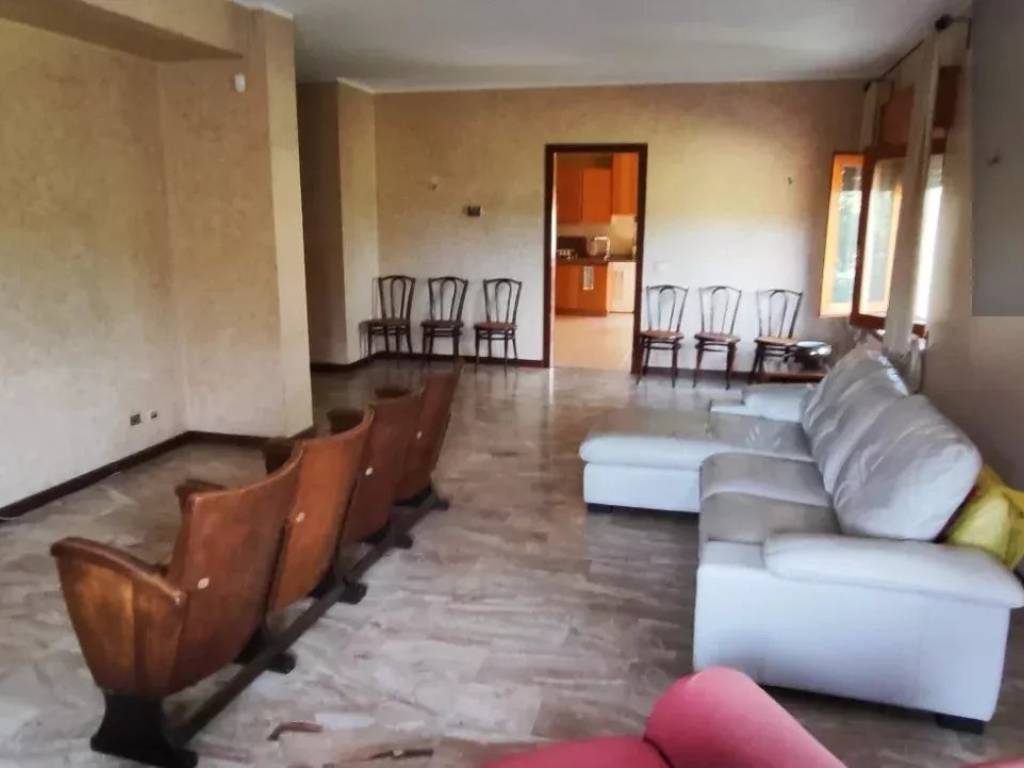 Sale Multi-family villa Fontevivo. Good condition, independent heating ...