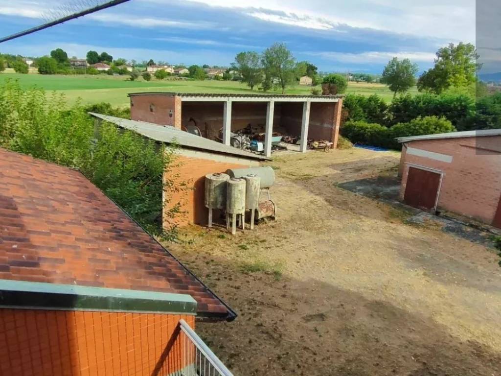 Sale Multi-family villa Fontevivo. Good condition, independent heating ...