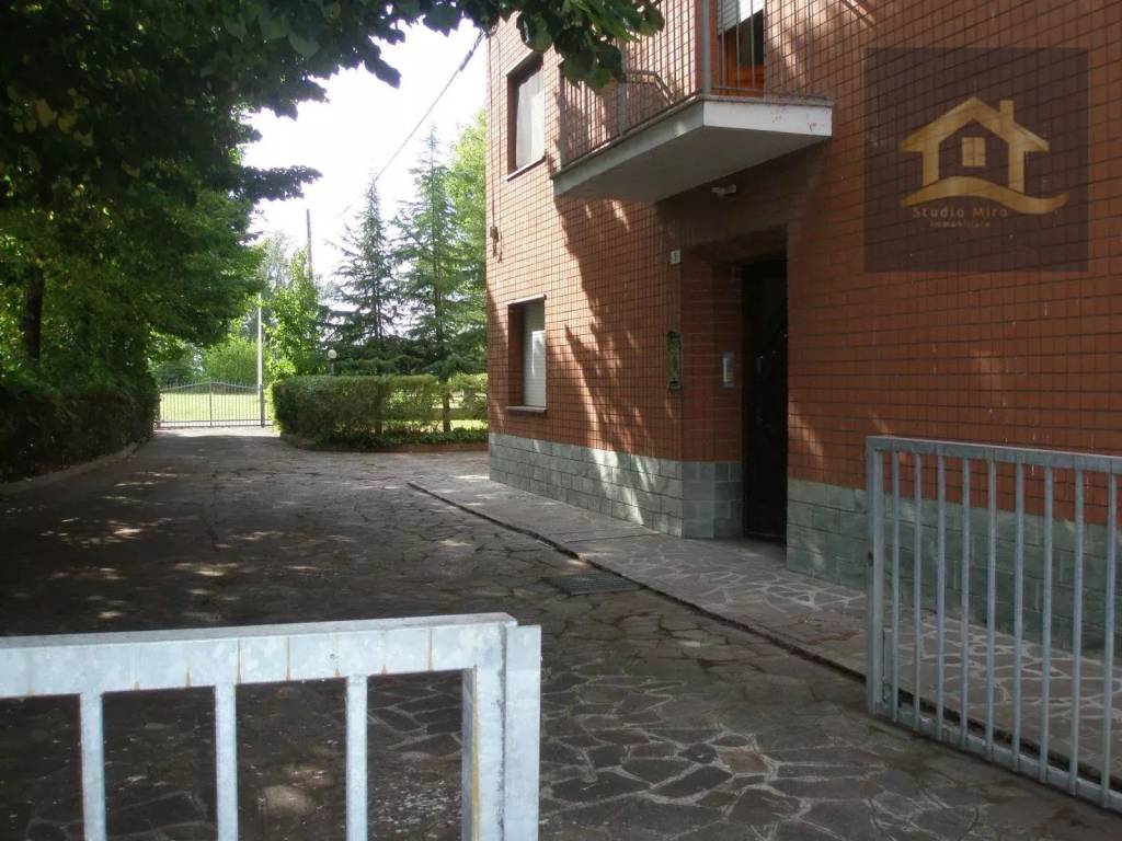 Sale Multi-family villa Fontevivo. Good condition, independent heating ...