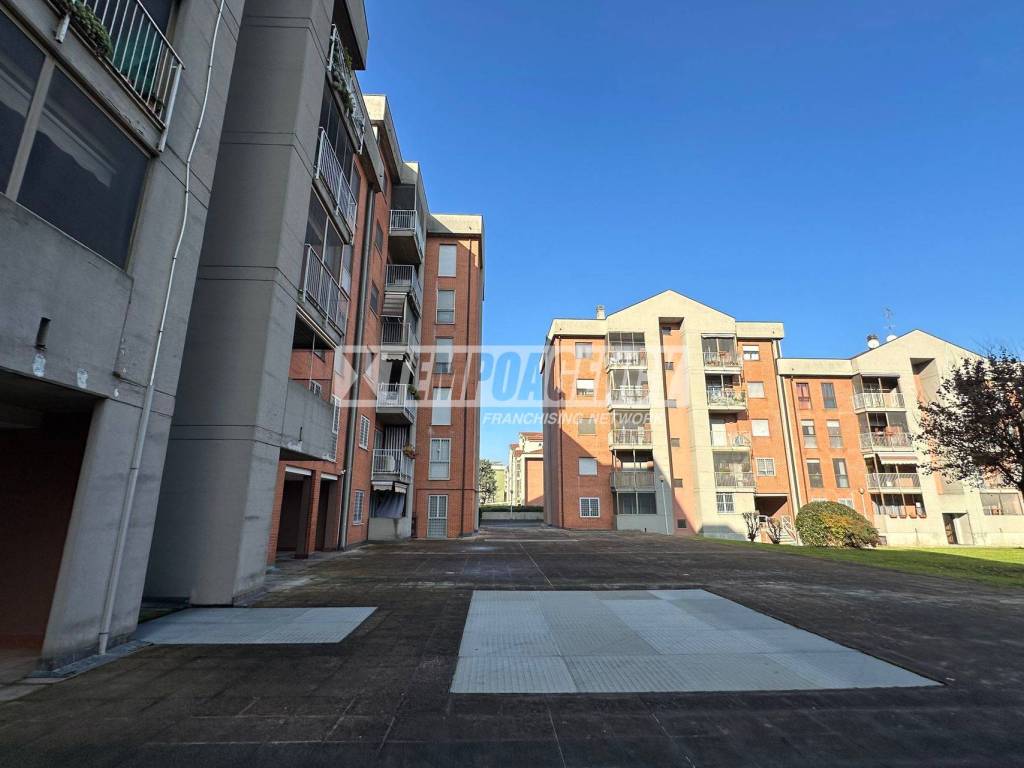 Vendita Appartamento Rozzano. Trilocale in via Felice Cavallotti ...