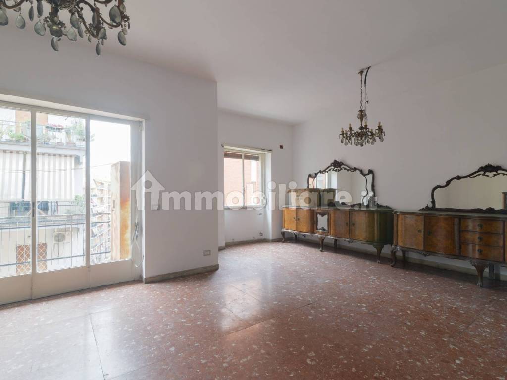 Vendita Appartamento in via Giuseppe Belluzzo 37. Roma. Buono stato ...