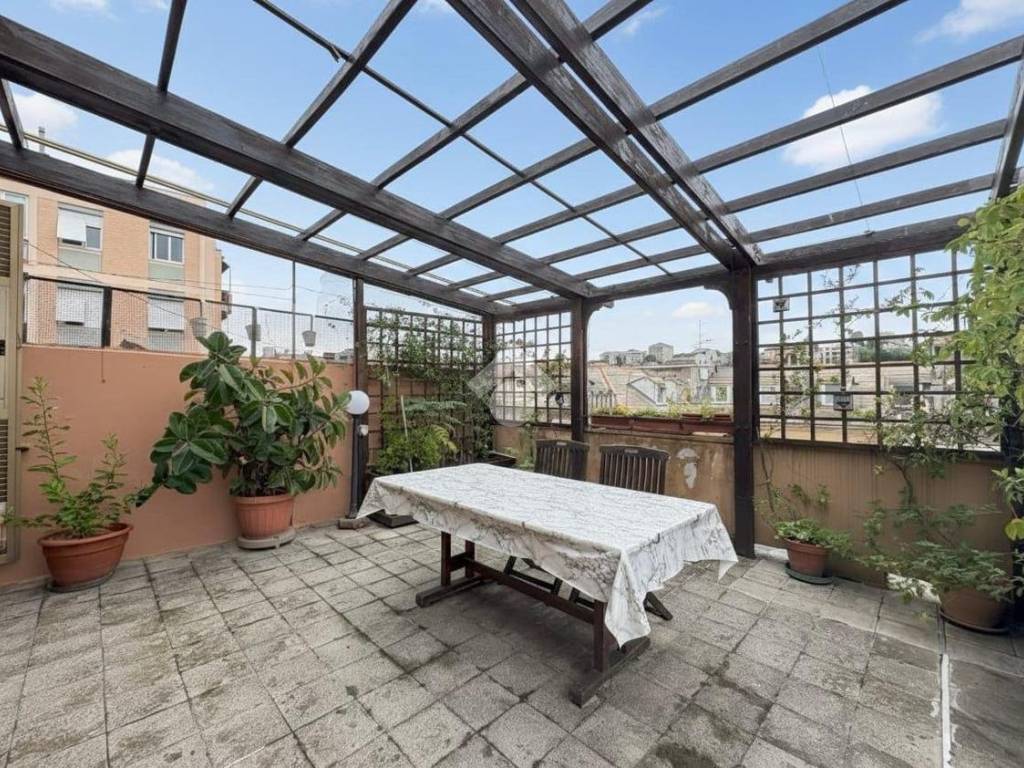 Vendita Attico in via G.B d'Albertis 1 Genova. Buono stato, con ...