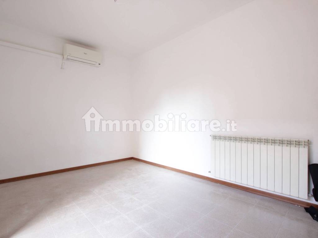 Vendita Appartamento Castelnuovo Berardenga. Quadrilocale in via Guido ...