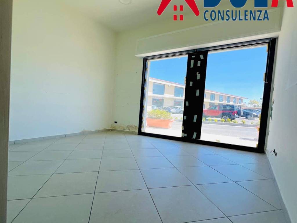 Attività commerciale via San Nullo, Giugliano in Campania, Rif ...