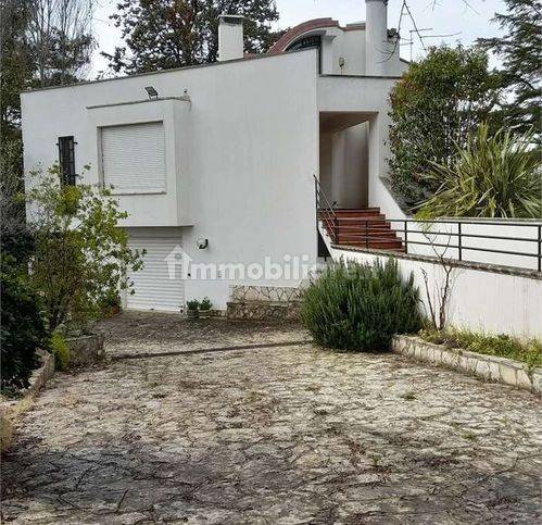 Vendita Villa unifamiliare in via Pozzo Ronco Gioia del Colle. Buono ...