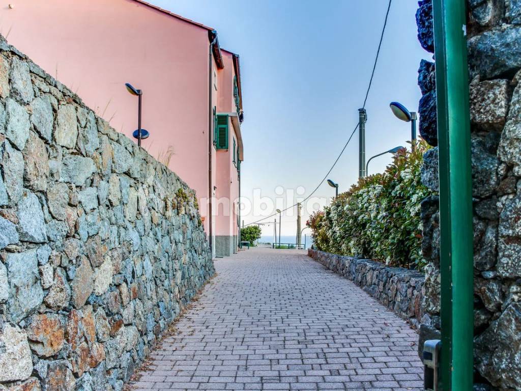 Rent Apartment Celle Ligure. 3-room flat in via Enzo Ferrari. Good ...