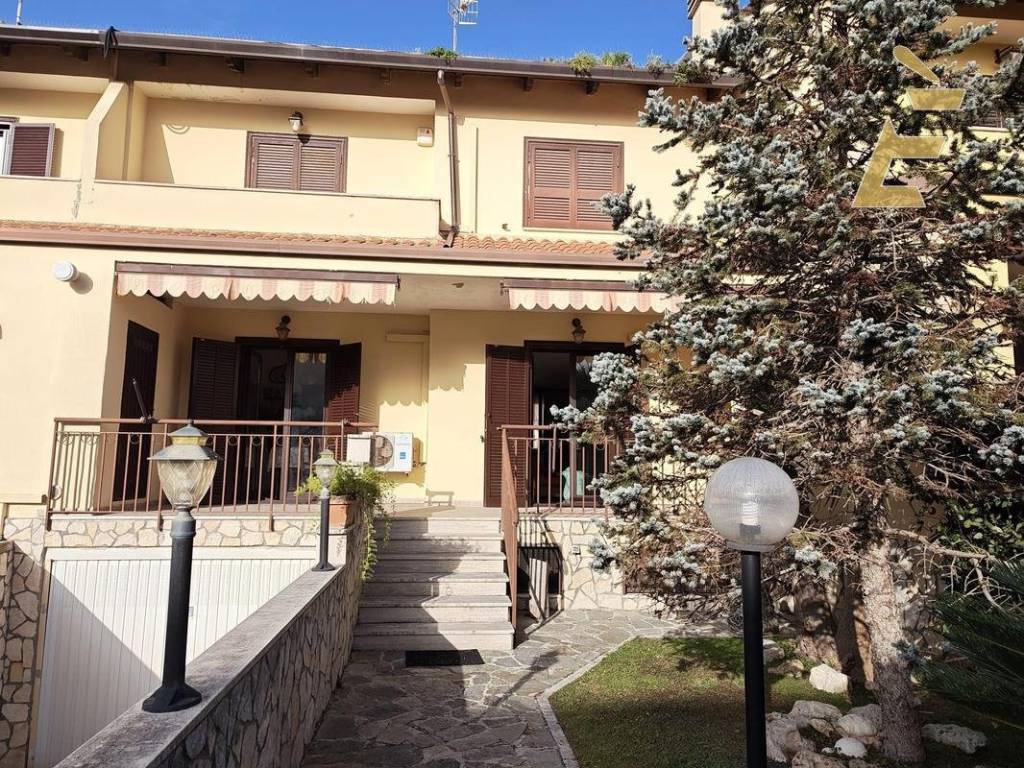 Vendita Villa a schiera in via san nullo 180 Giugliano in Campania ...