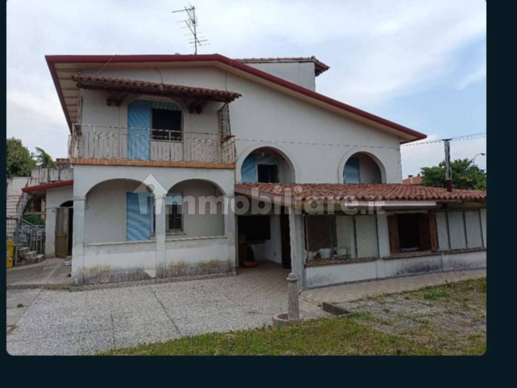 Asta per villa, viale Trieste, Centro Santo Stino di Livenza, rif ...