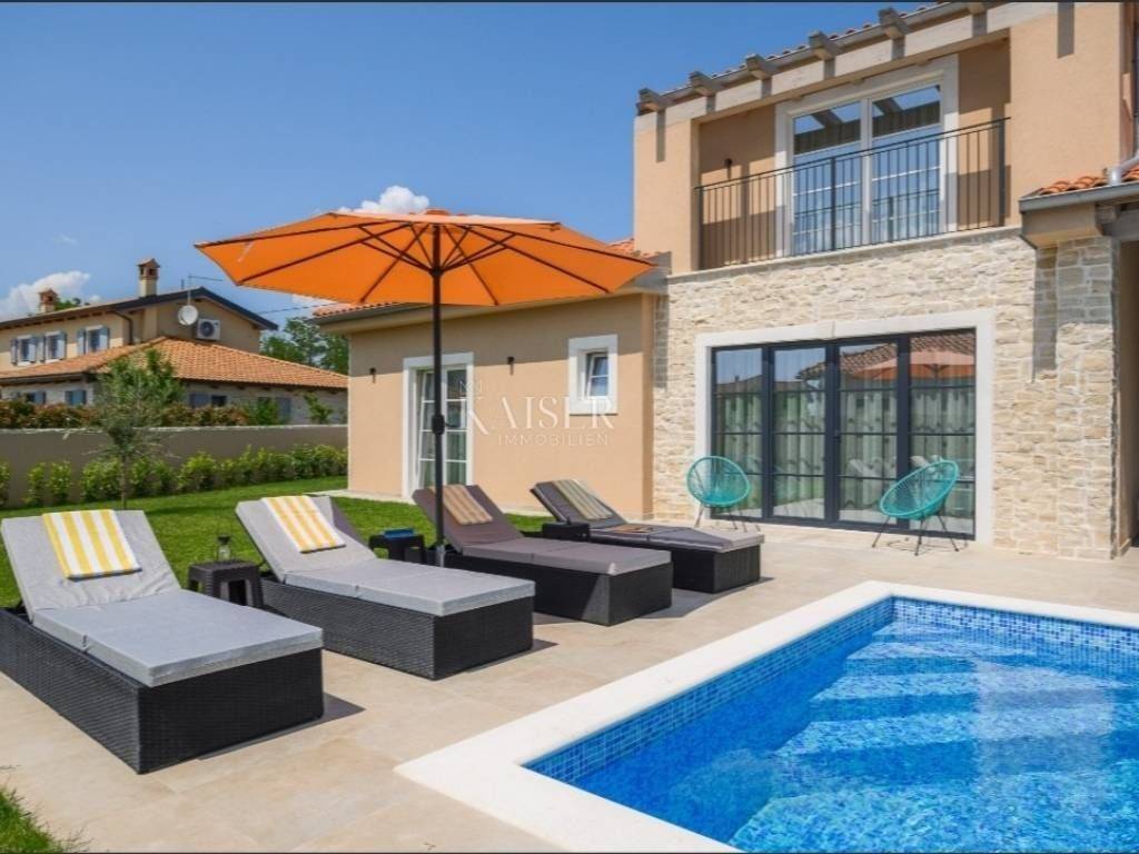 Vendita Terratetto unifamiliare Rovigno. Nuova, posto auto, 190 m², rif ...