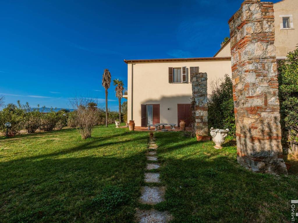 Vendita Rustico in Strada Vicinale dei Poggi Orbetello. Buono stato ...