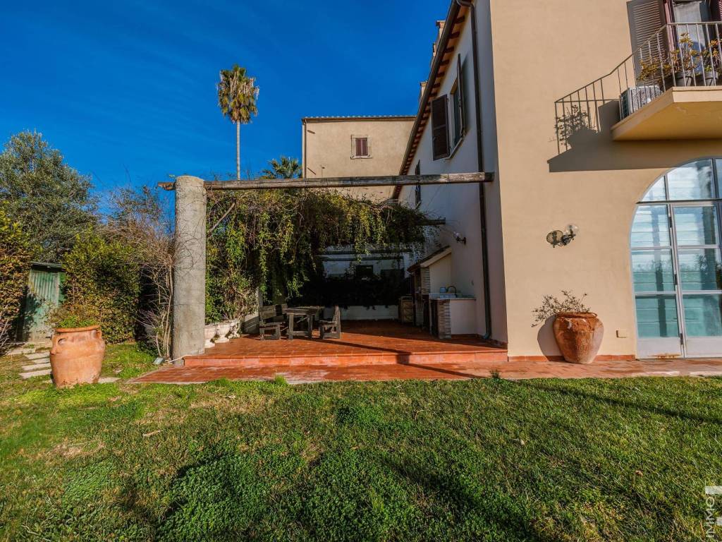 Vendita Rustico in Strada Vicinale dei Poggi Orbetello. Buono stato ...