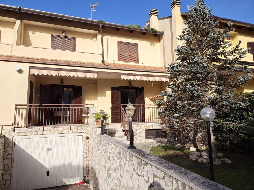 Vendita Villa a schiera in via san nullo 180 Giugliano in Campania ...