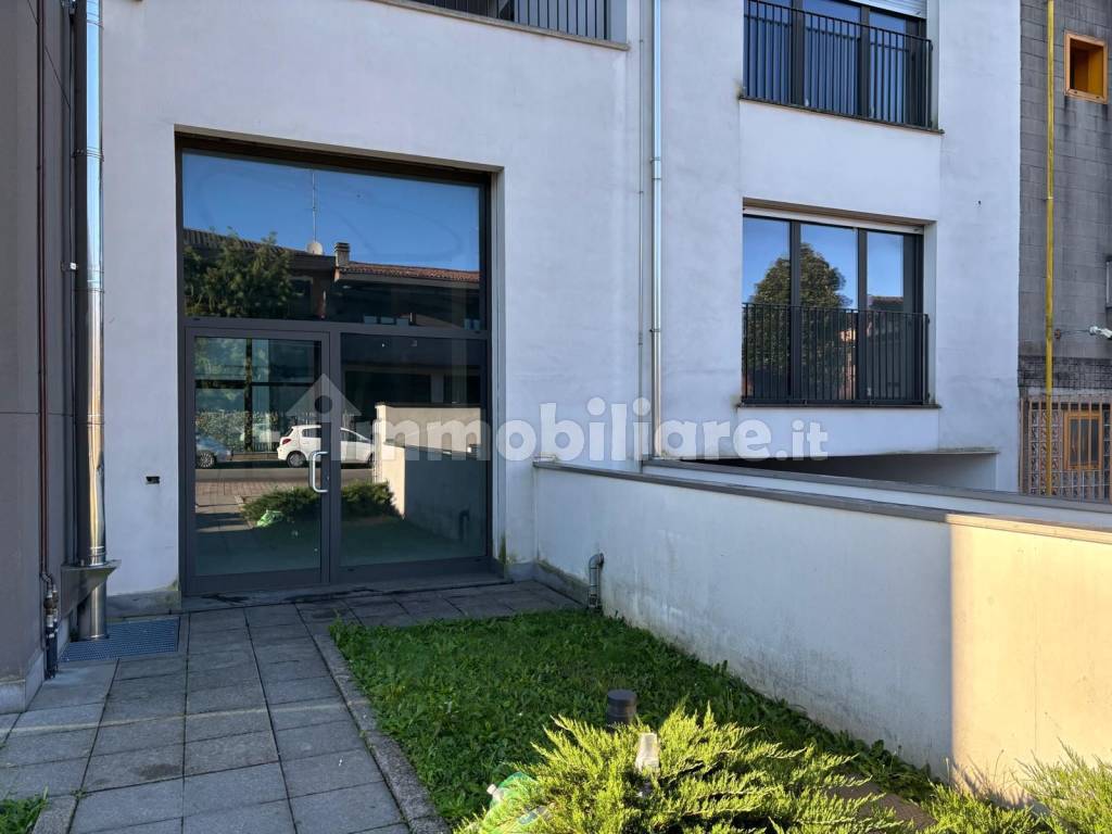 Locale commerciale via Thomas Alva Edison, Meda, Rif. 126172539 ...