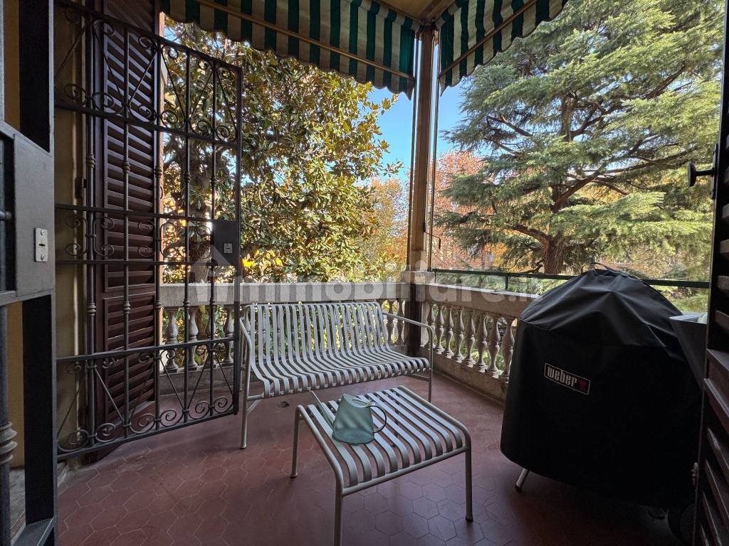 Rent Apartment Bologna. 4-room flat in viale Carlo Pepoli. Excellent ...