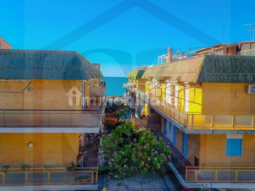 Sale Apartment Ladispoli. 2-room flat in via Claudia. Good condition ...