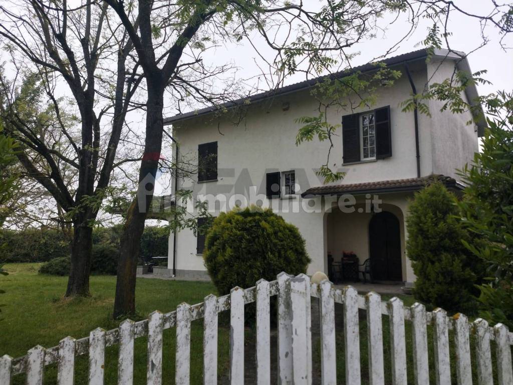 Vendita Villa unifamiliare in via Strada Vecchia di Valenza 13 Sale ...