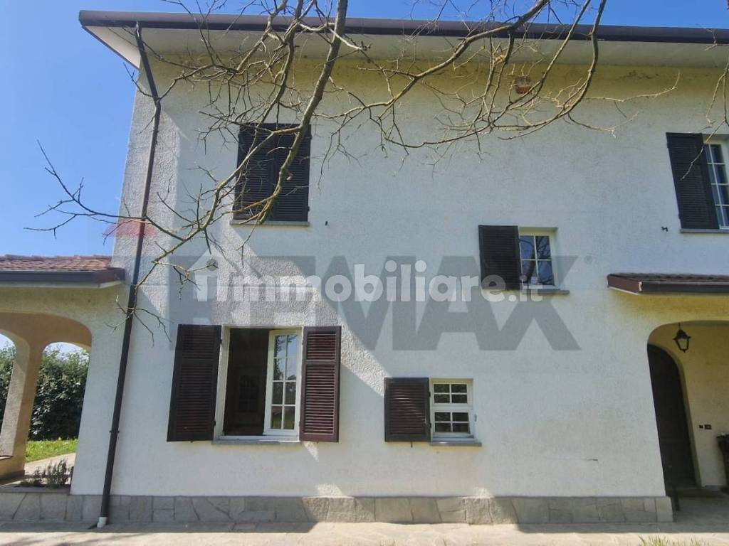 Vendita Villa unifamiliare in via Strada Vecchia di Valenza 13 Sale ...