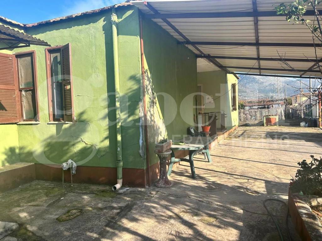 Vendita Villa bifamiliare in via appia antica Terracina. Da ...