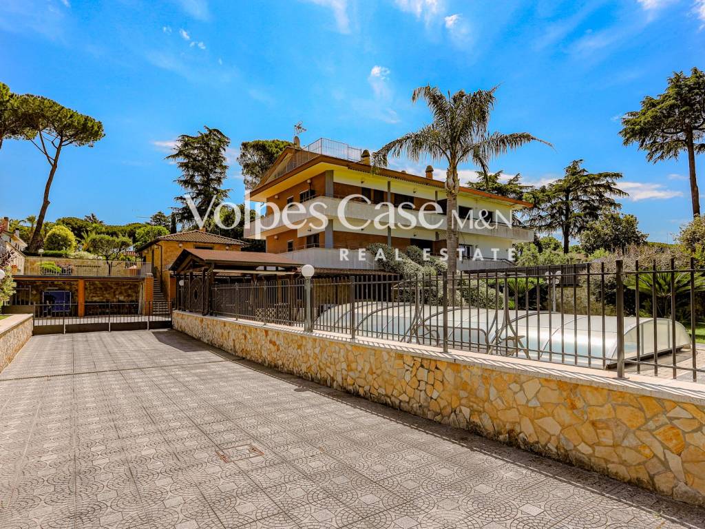 Vendita Villa bifamiliare in via Nomentana 960 Roma. Ottimo stato ...