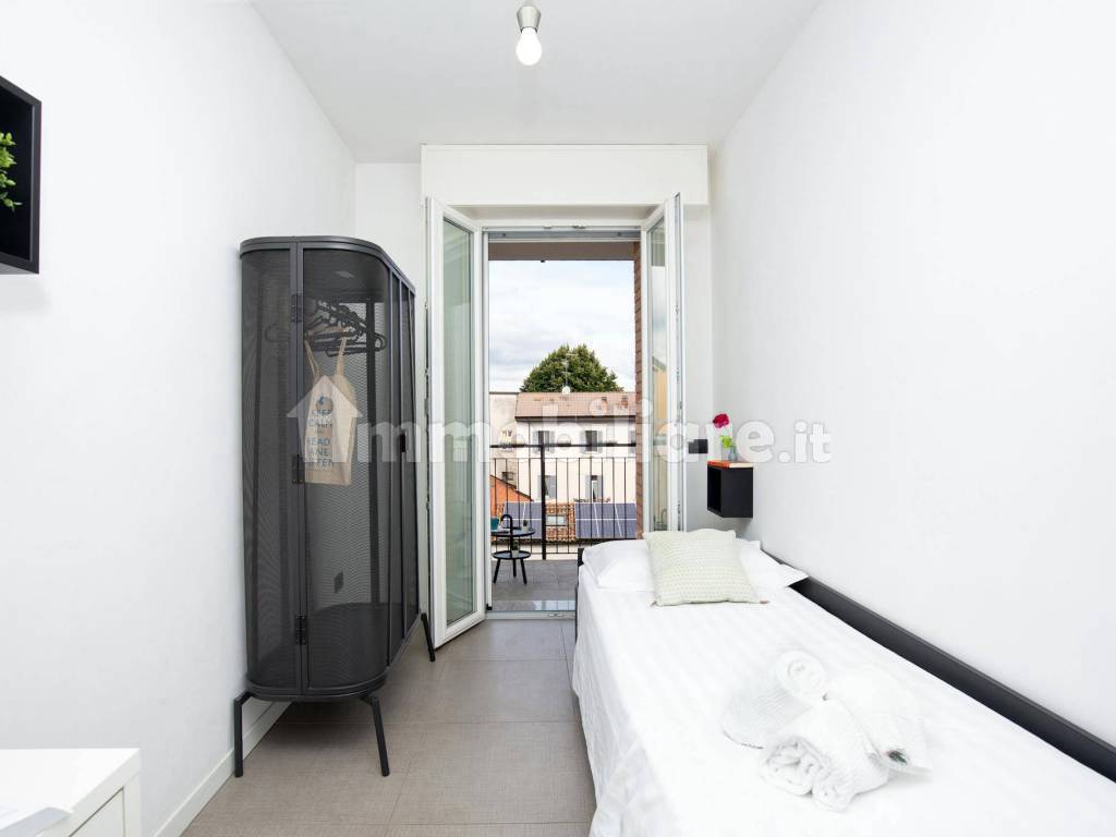 Single room for rent, single room rent via Luigi Mercantini Bovisa Milan