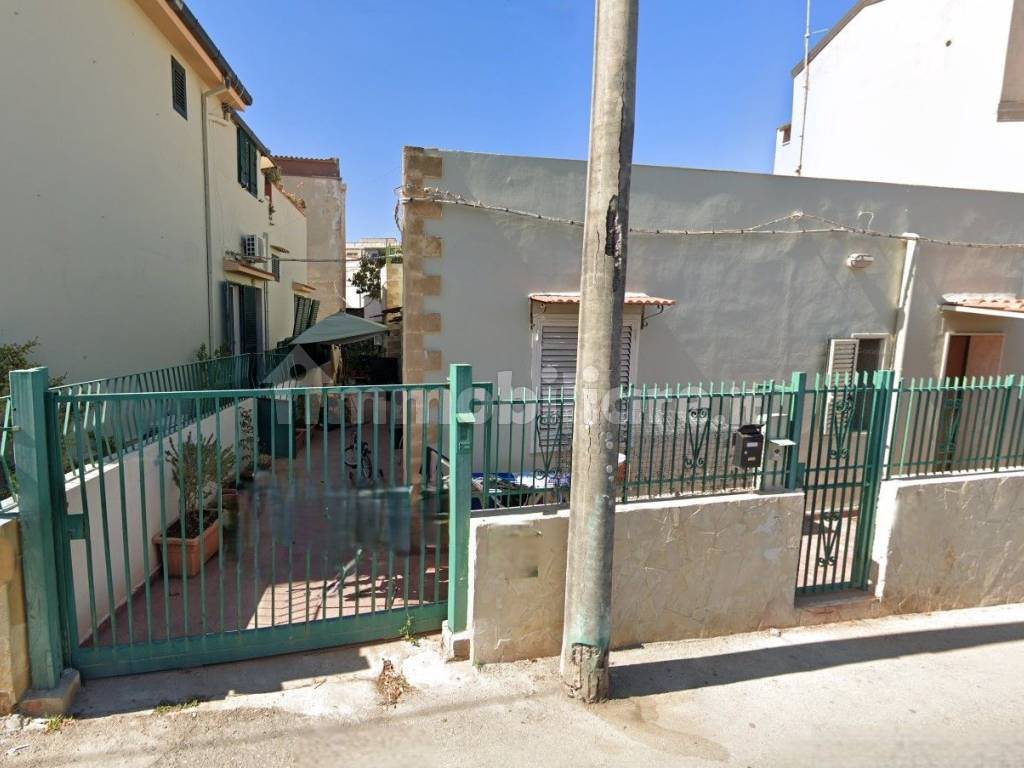 Sale Apartment Syracuse. 4-room flat in via Alaimo da Lentini. Good ...