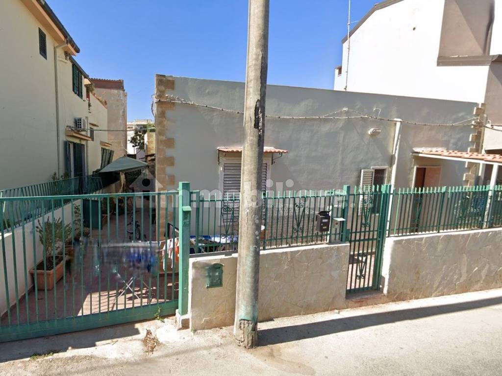 Sale Apartment Syracuse. 4-room flat in via Alaimo da Lentini. Good ...