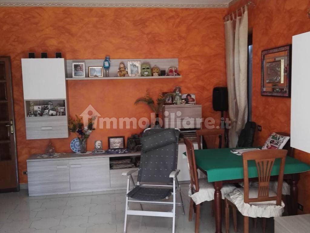 Vendita Appartamento Roma. Trilocale in via Monasterace 119. Buono ...