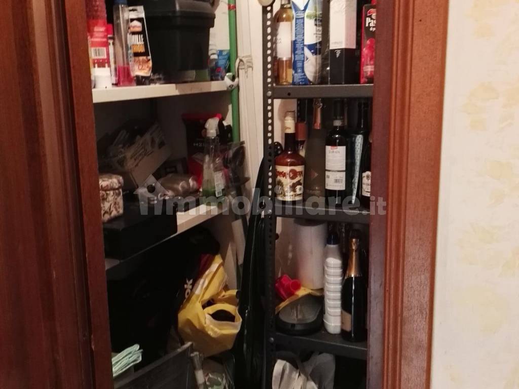 Vendita Appartamento Roma. Trilocale in via Monasterace 119. Buono ...