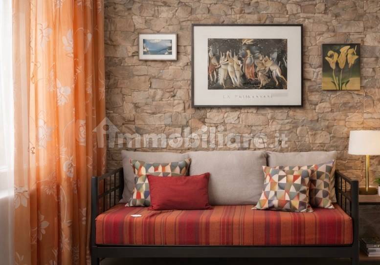 Affitto Appartamento Porto Ceresio. Trilocale in Strada Statale di ...