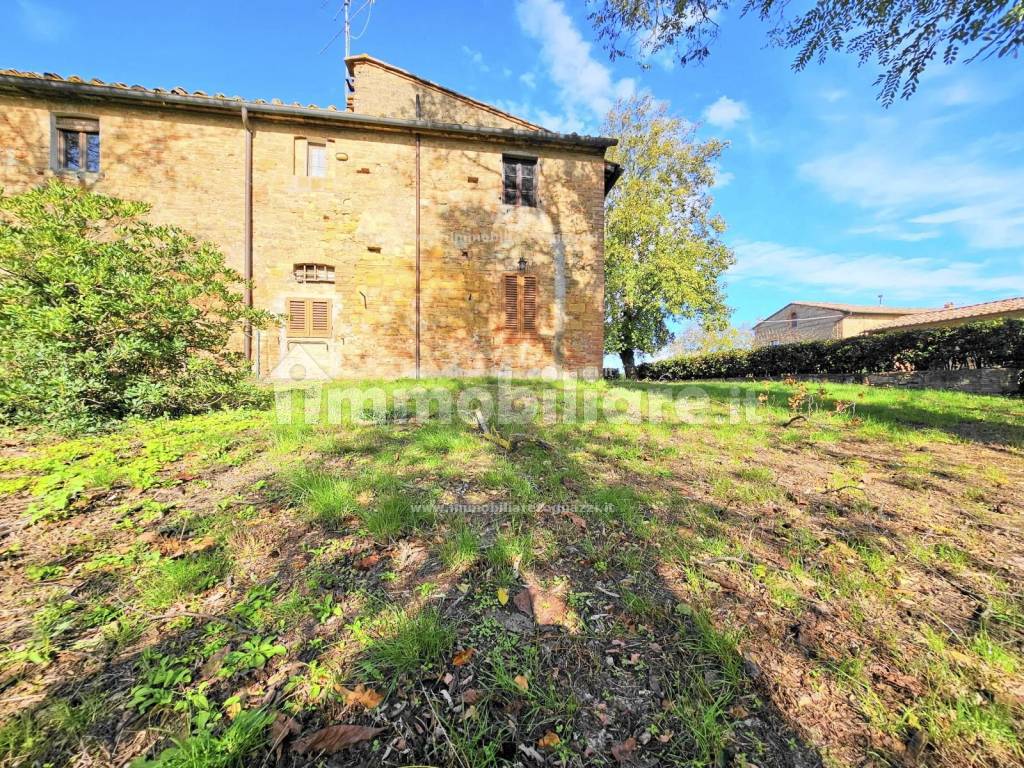 Sale Farmhouse in zona campagna Certaldo. To be refurbished, parking ...