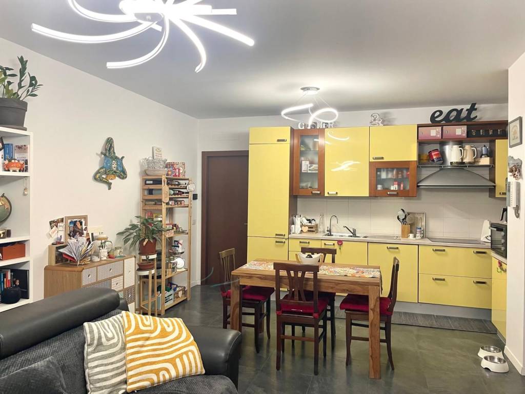 Affitto Appartamento Buccinasco. Bilocale in via Guido Rossa 30. Buono ...