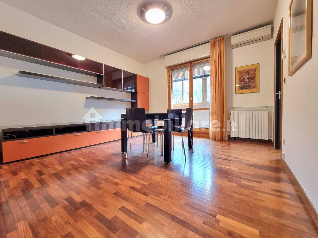 Stanza singola in affitto, affittasi camera singola via Galeazza ...