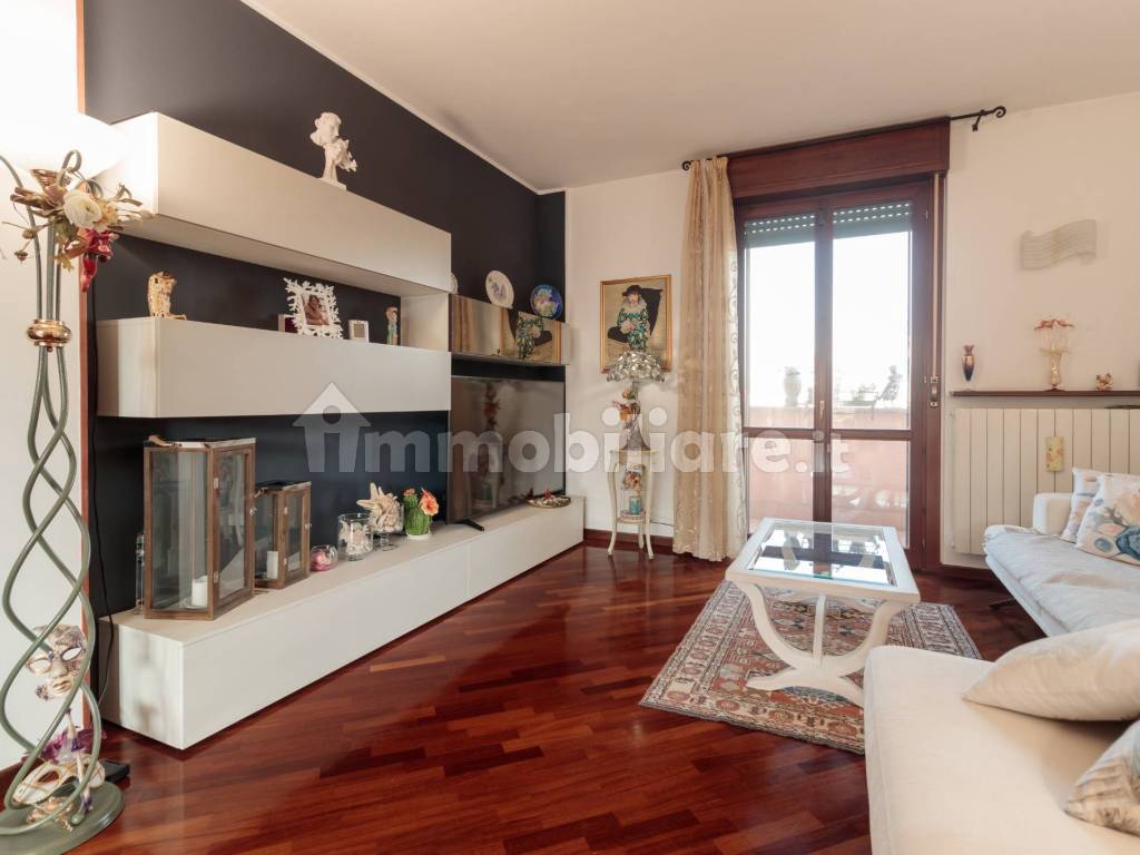 Sale Apartment in via Pitagora 13. Rho. Excellent condition, first ...