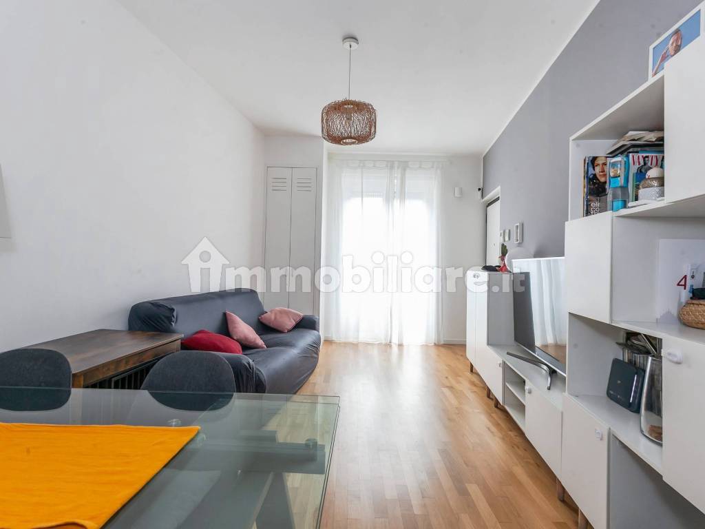 Sale Apartment Milan. 3-room flat in via Diodoro Siculo 2. Excellent ...