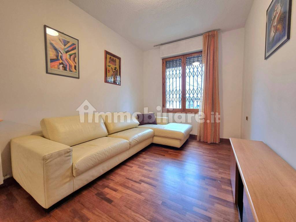 Stanza singola in affitto, affittasi camera singola via Galeazza ...