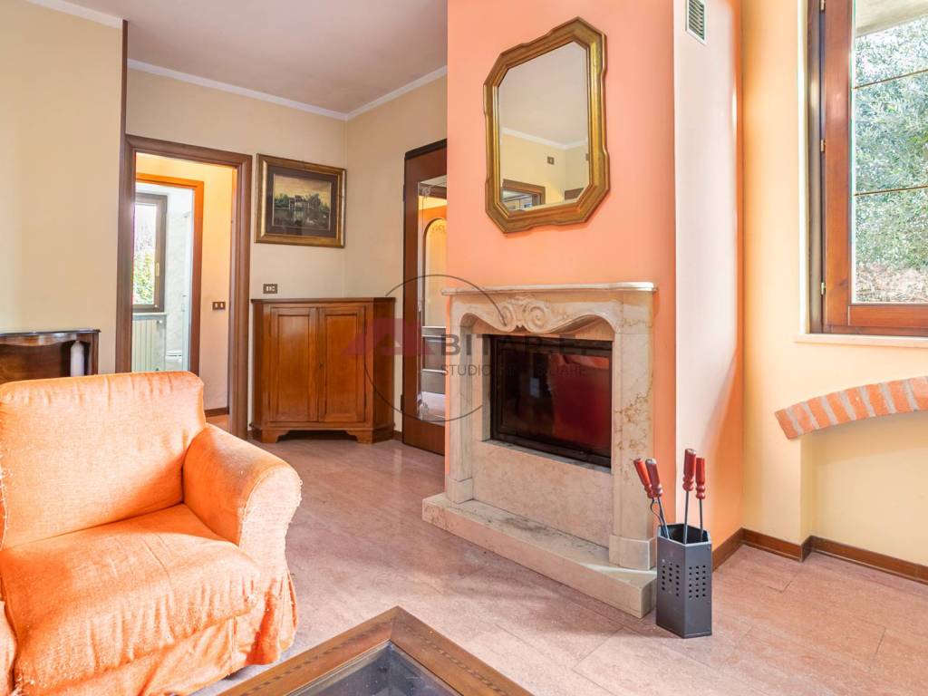 Vendita Villa unifamiliare in via roma Verolavecchia. Da ristrutturare ...