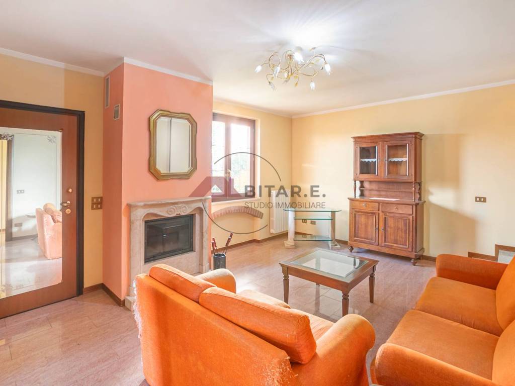 Vendita Villa unifamiliare in via roma Verolavecchia. Da ristrutturare ...