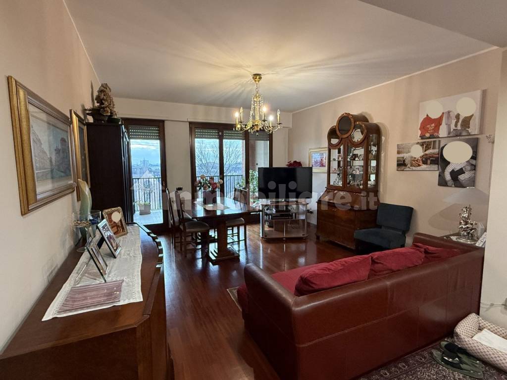 Vendita Appartamento Buccinasco. Trilocale in via Guido Rossa. Quinto ...