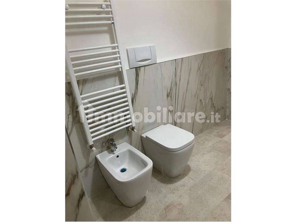 Sale Apartment Bologna. 4-room flat in via Spartaco. Excellent ...