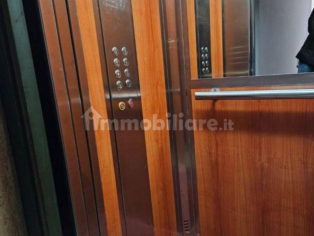 Rent Apartment Naples. 4-room flat, Excellent condition, seventh floor ...