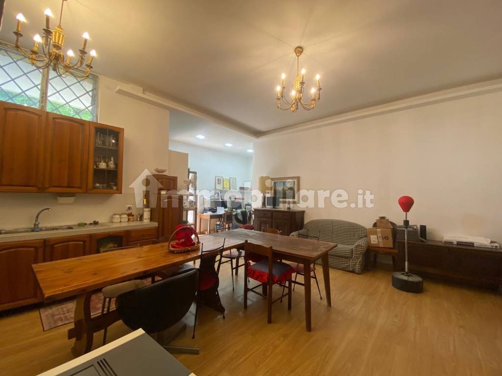 Vendita Villa unifamiliare in via Ittiri Roma. Buono stato, posto auto ...