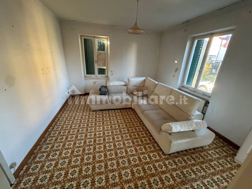 Vendita Appartamento Casarsa della Delizia. Da ristrutturare, primo ...