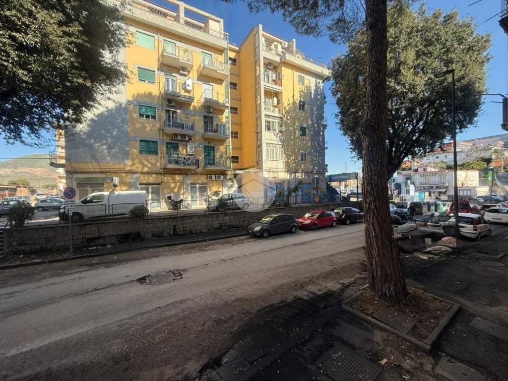 Vendita Appartamento Napoli. Trilocale in via gigante mario 4. Da ...