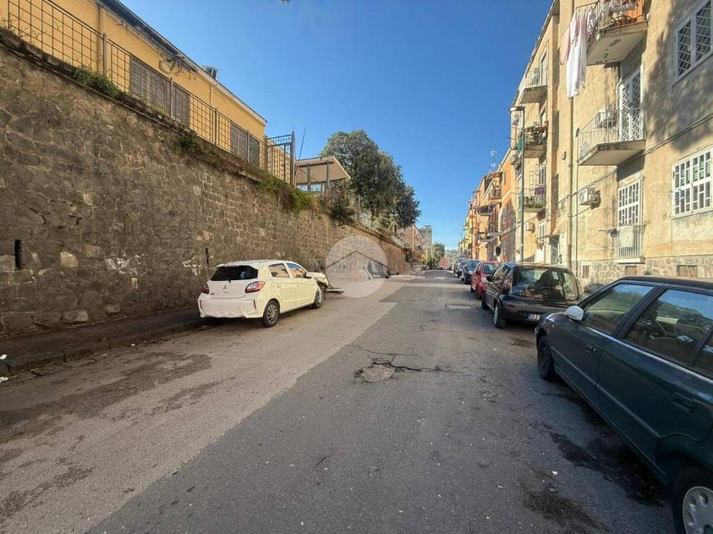 Vendita Appartamento Napoli. Trilocale in via gigante mario 4. Da ...
