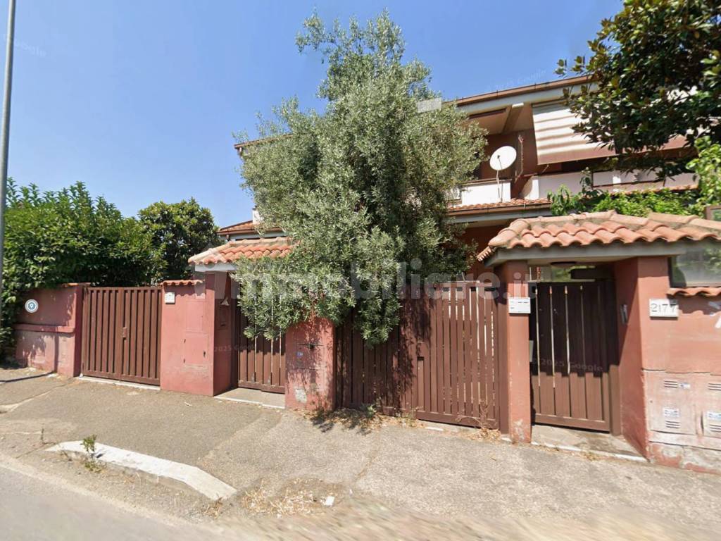 Vendita Villa a schiera in via dei Romagnoli Roma. Buono stato, posto ...