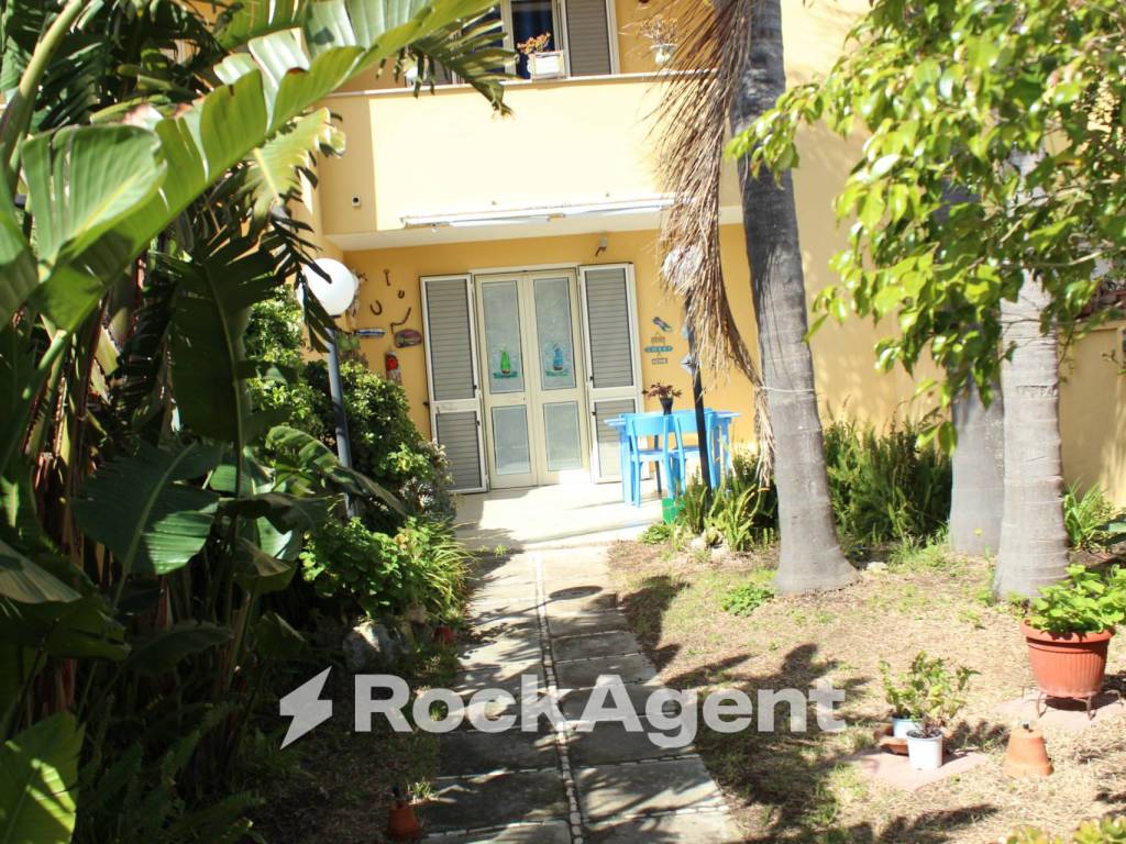 Vendita Villa unifamiliare in viale dei Pascià - Torre Saracena ...
