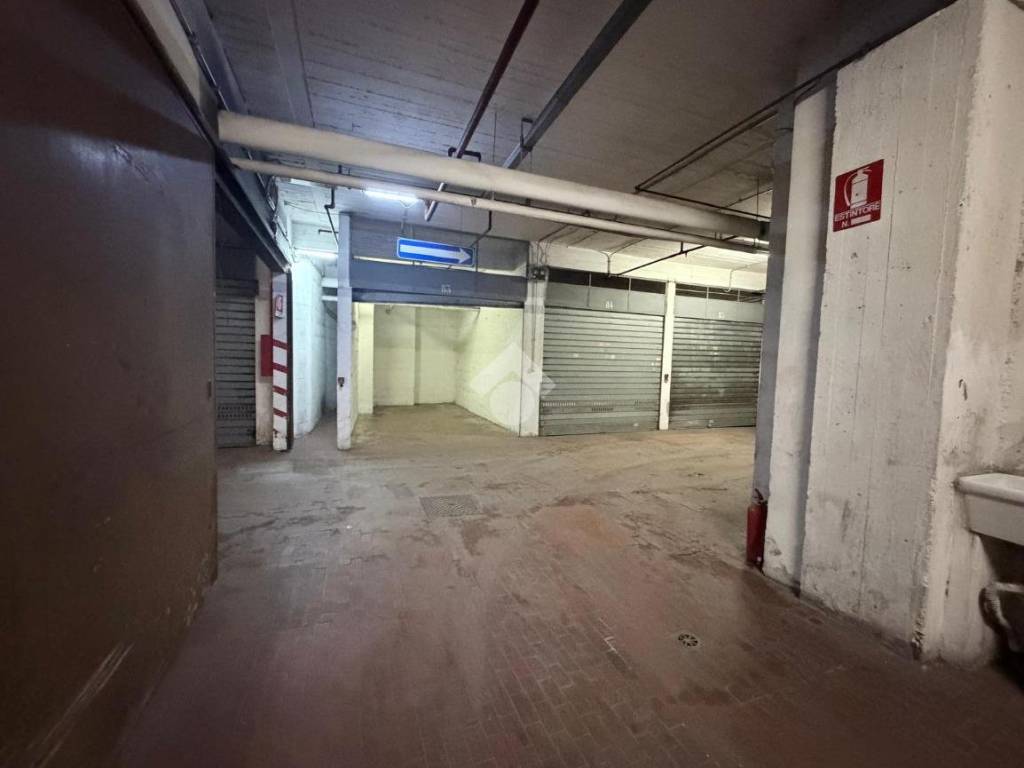 Garage - Box via Val Maggia, Roma, Rif. 126277021 - Immobiliare.it